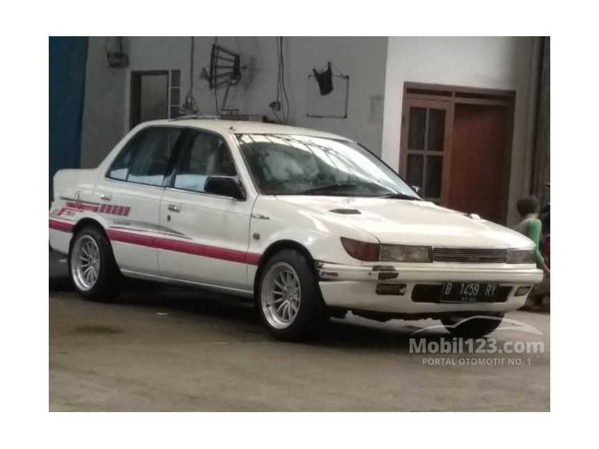 Jual Mobil Mitsubishi Eterna 1990 2.0 di DKI Jakarta Manual Sedan Putih ...