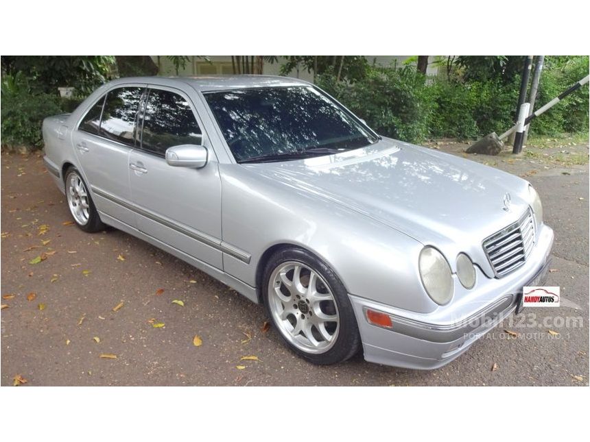 Jual Mobil Mercedes-Benz E260 2002 Elegance 2.6 di DKI Jakarta ...