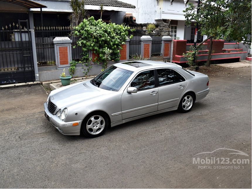 Jual Mobil Mercedes-Benz E260 2000 Elegance 2.6 di DKI Jakarta ...