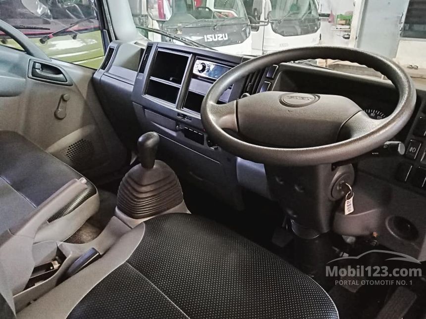 Jual Mobil Elf Elf 2017 2.8 di Jawa Timur Manual Trucks Putih Rp 265. ...