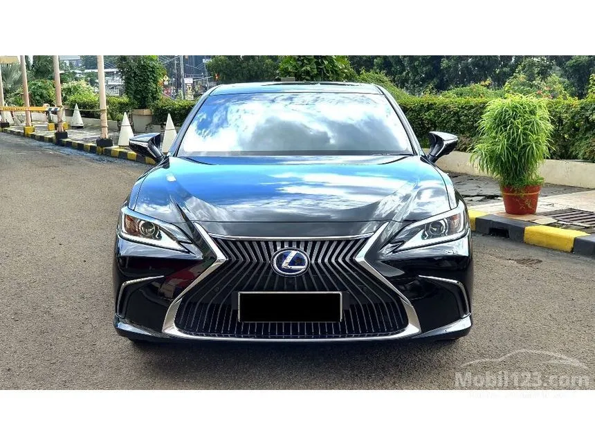 Jual Mobil Lexus ES300h 2021 Ultra Luxury 2.5 di DKI Jakarta Automatic Sedan Hitam Rp 1.085.000 ...